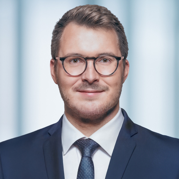 Lukas Schmidt - PwC Legal