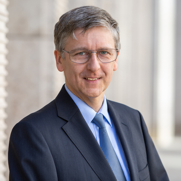 Dr. Jan Dietrich Harmjanz - PwC Legal